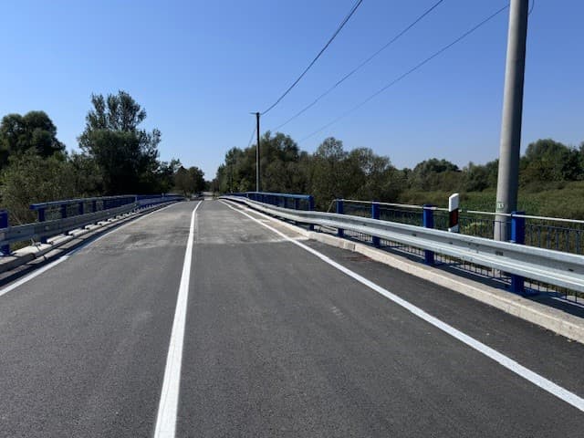 Rekonštrukcia oporného múru pri obci Zatín dokončená | VINCI ...